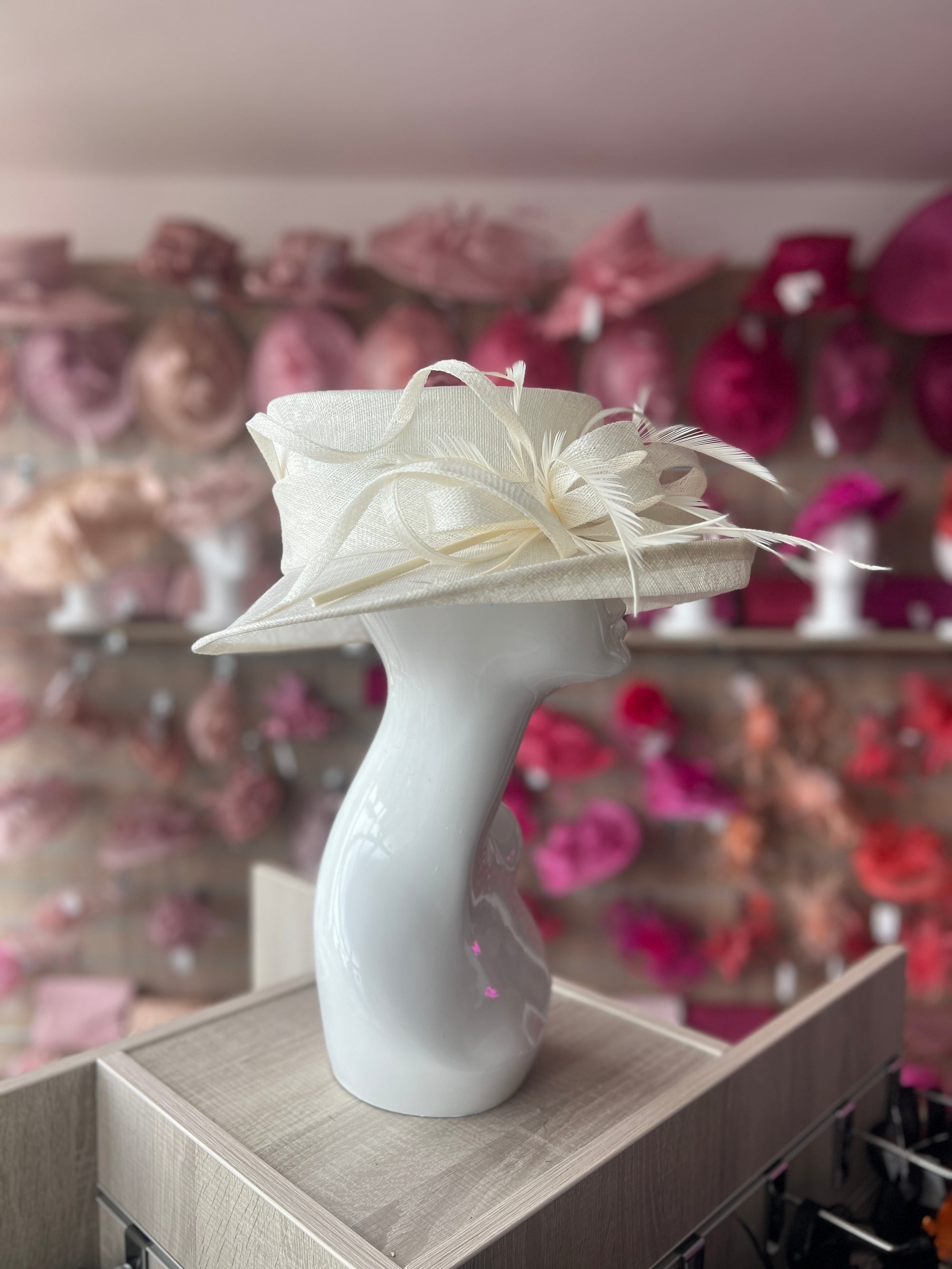Cream Fascinators - Cream Hair Fascinators & Cream Fascinator Hats