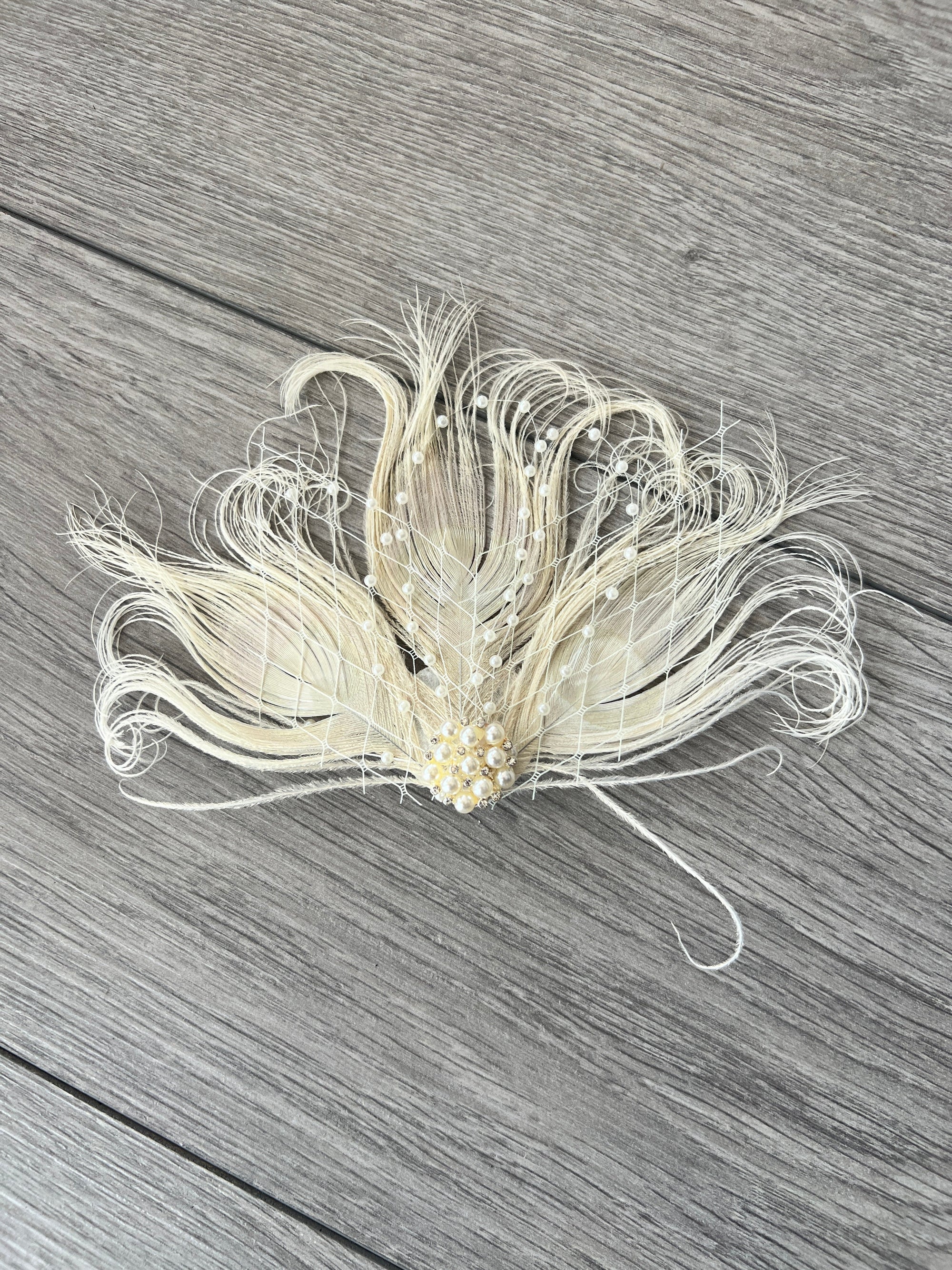 Ivory Fascinators - Ivory Hair Fascinators & Ivory Fascinator Hats