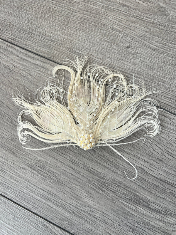 Cream Fascinators - Cream Hair Fascinators & Cream Fascinator Hats