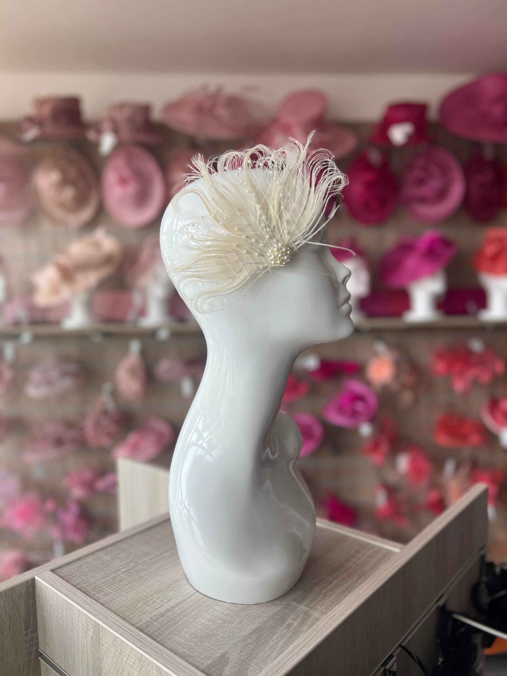 Cream Fascinators - Cream Hair Fascinators & Cream Fascinator Hats