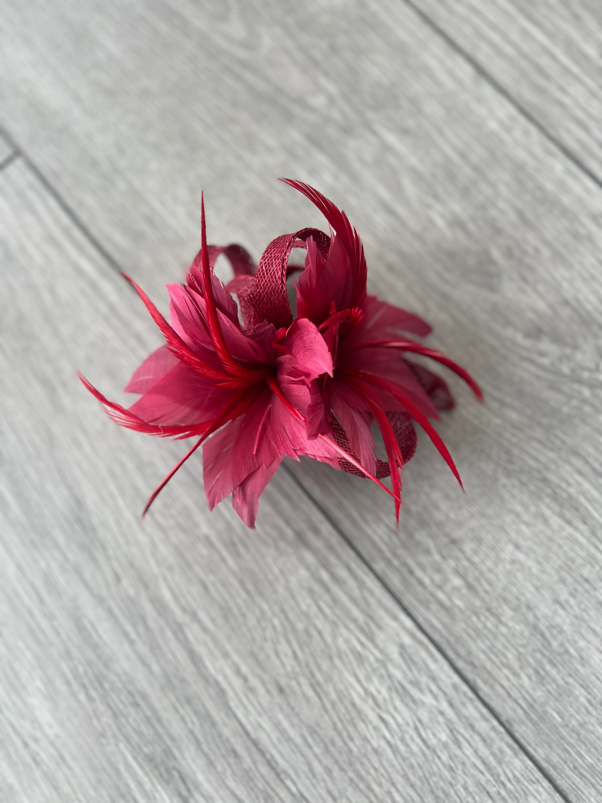 Small Burgundy Fascinator Clip with Feathers & Loops